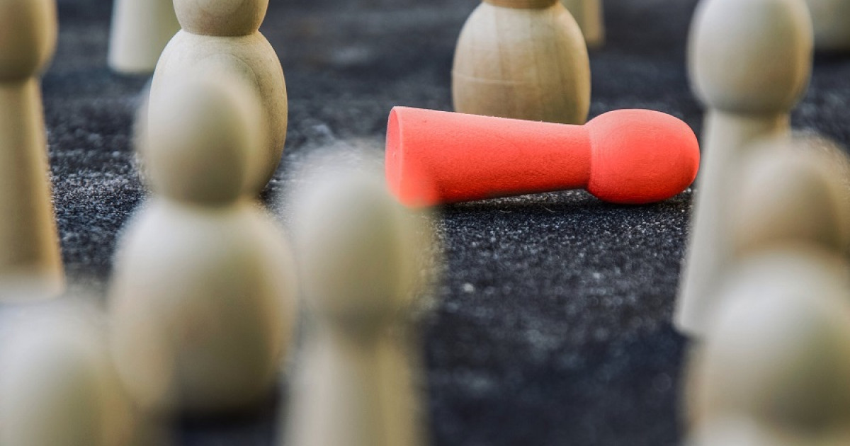 Bifobia: qué es, características, ejemplos, y cómo superarla