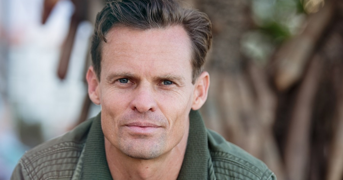 Las 3 etapas de la adultez (y sus características)