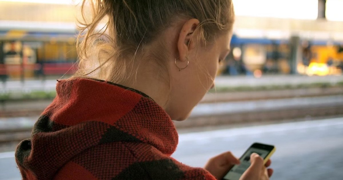 Cómo ayudar a los Jóvenes a detectar Fake News: 5 estrategias