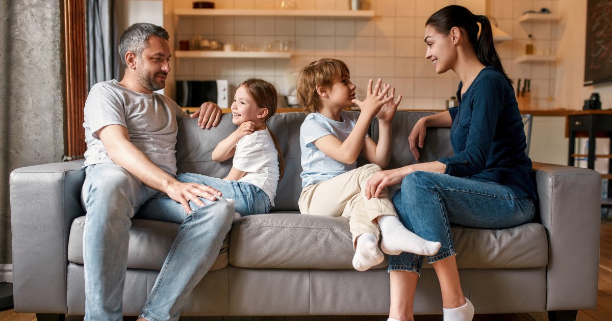 ¿Cómo puedo conseguir tener conversaciones con mi familia?