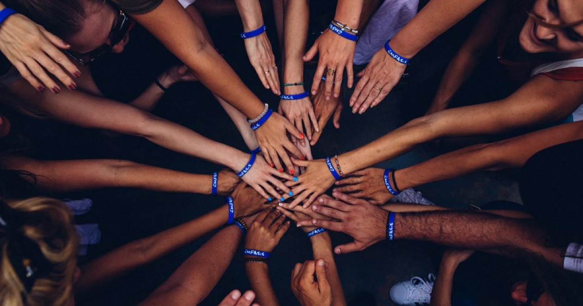 Pensamiento grupal: qué es y cómo nos influye