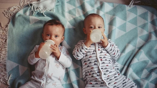 Hermanos Gemelos Fraternos Amazon.com: Yes We Are Twins Divertida