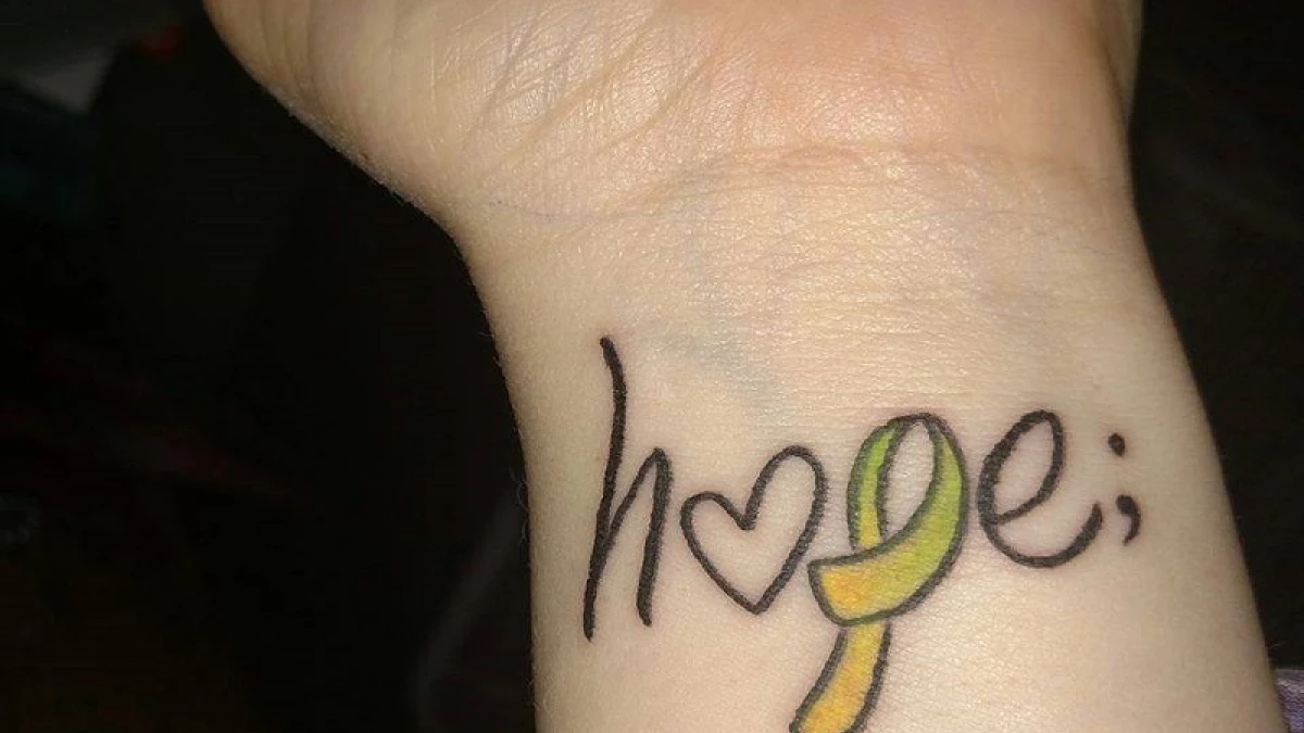 Punto Y Coma Tattoos Nuevo Tatuaje De Selena Gomez: Un Punto Y Coma En